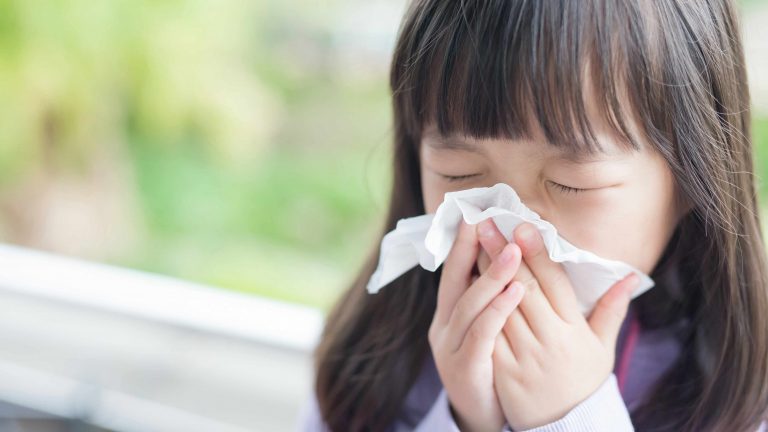 Cold, flu or allergies? Overlapping symptoms make it a challenge to ...