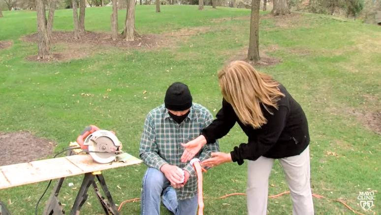 Mayo Clinic Minute: Tips to 'stop the bleed' in an emergency - Mayo ...