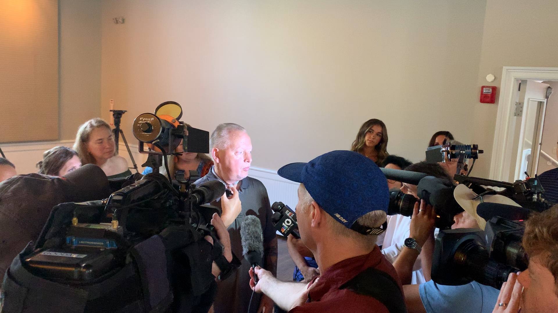 Larynx transplant patient inspires hometown with his voice for hope ...