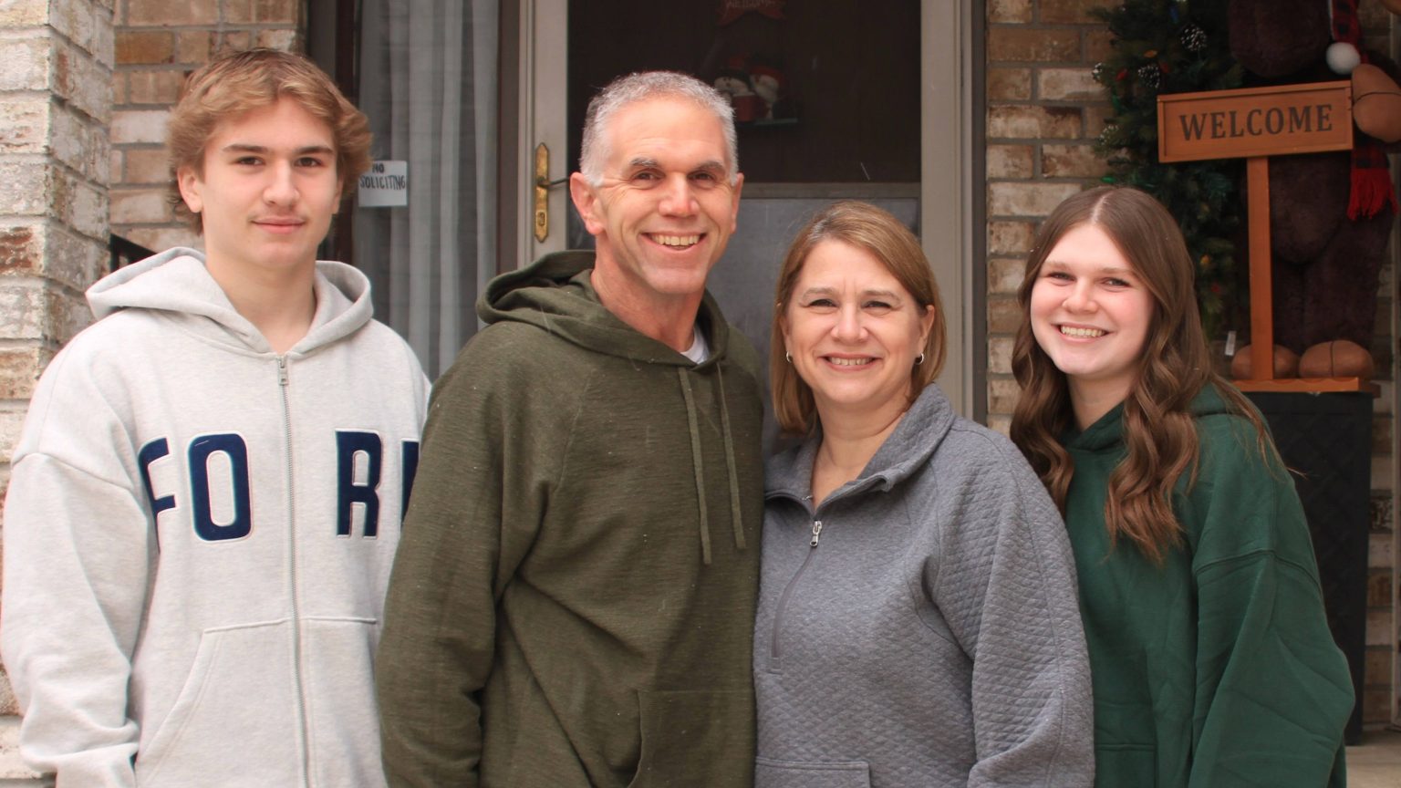 (VIDEO) Hockey coach back in the game after cardiac event, thanks to ...